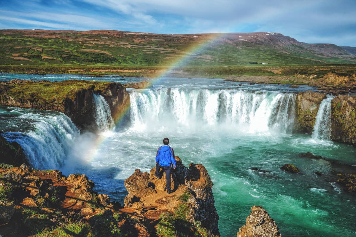 Escursione a terra alla cascata Godafoss e casa di torba da Akureyri ...