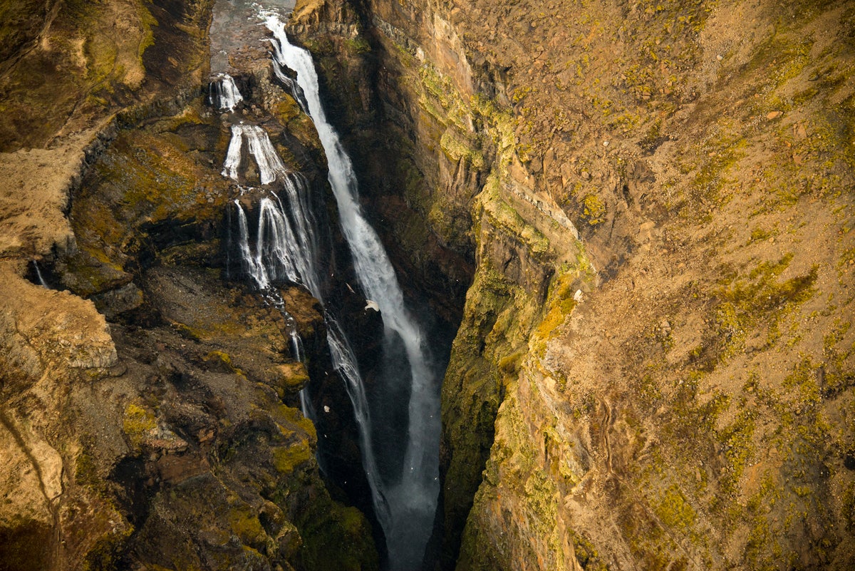 Exciting 80-Minute Helicopter Tour of Craters, Waterfalls, and Valleys ...