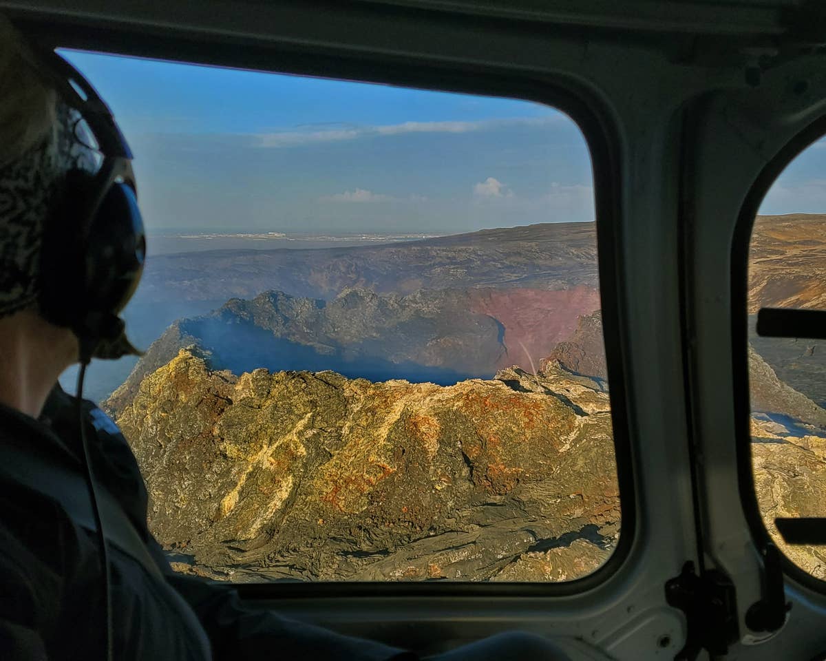 The Volcano Helicopter Tour from Reykjavik | Thrilling Helicopter Tour ...