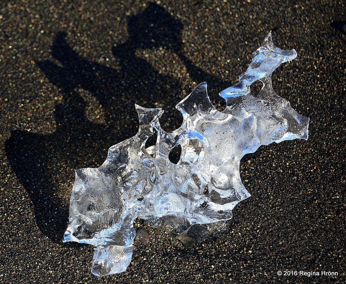 Iceland Has Got a sparkling Ice Diamond Beach on Breiðamerkursandur ...