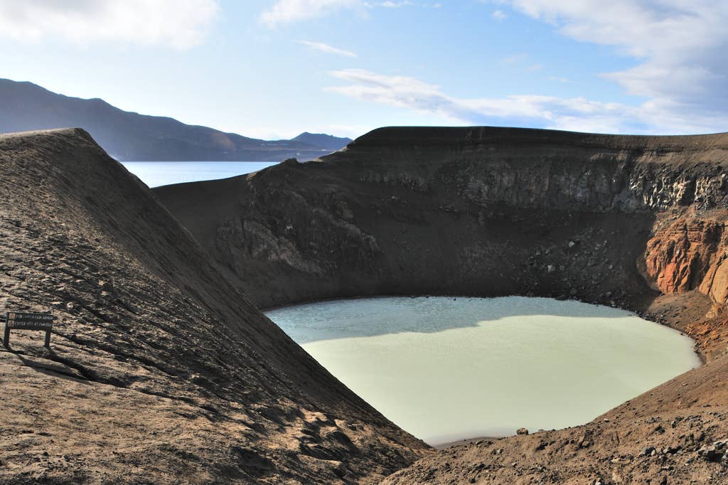Askja Caldera Travel Guide | Guide to Iceland