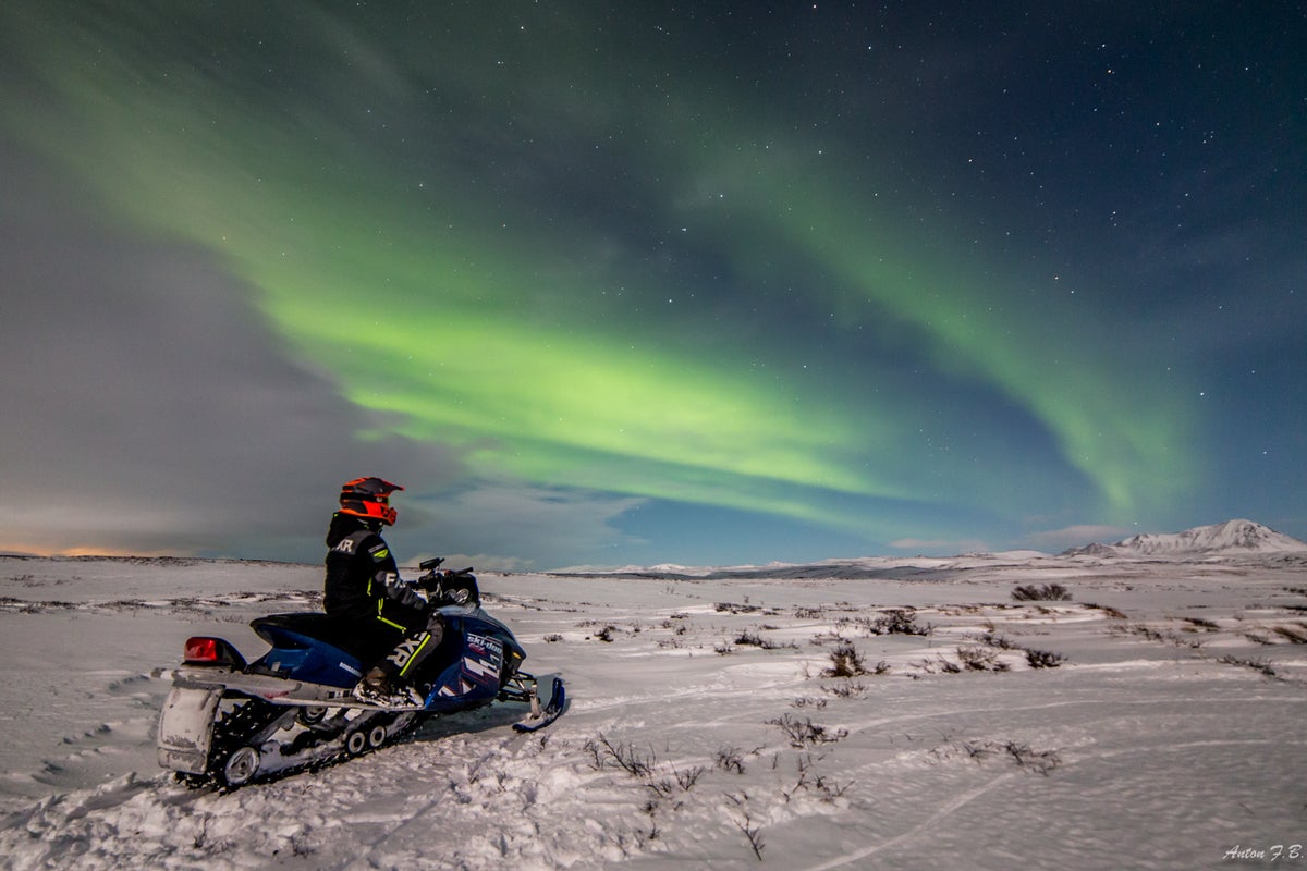 Thrilling 2-Hour Northern Lights Snowmobile Tour from Myvatn | Guide to ...