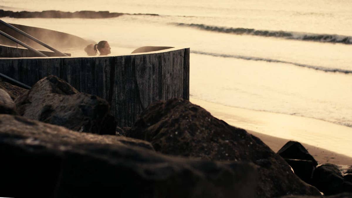 Gudlaug Hot Tub Travel Guide | Guide to Iceland