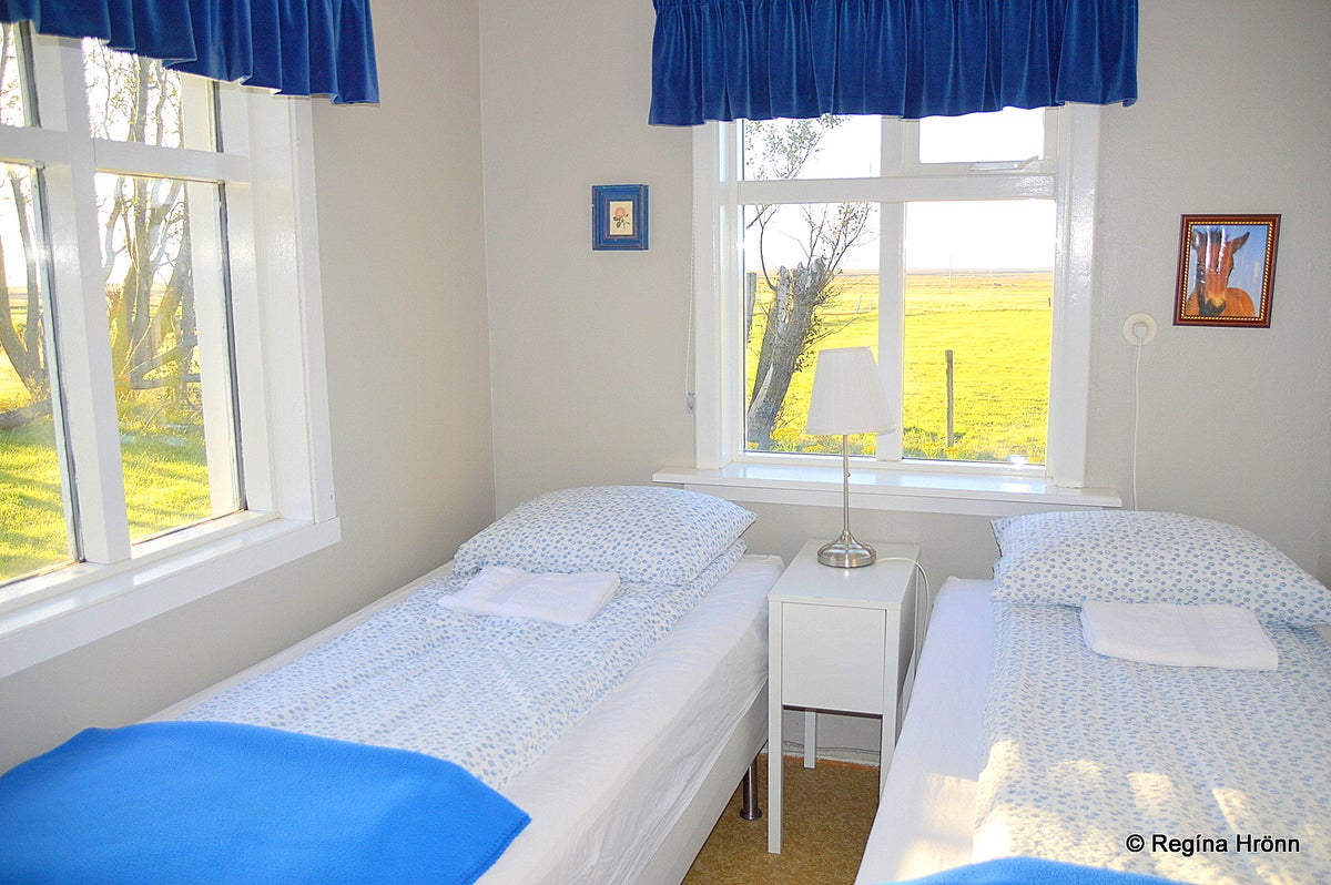 The beautiful Waterfall Foss á Síðu and the Dwarfs in Dverghamrar ...