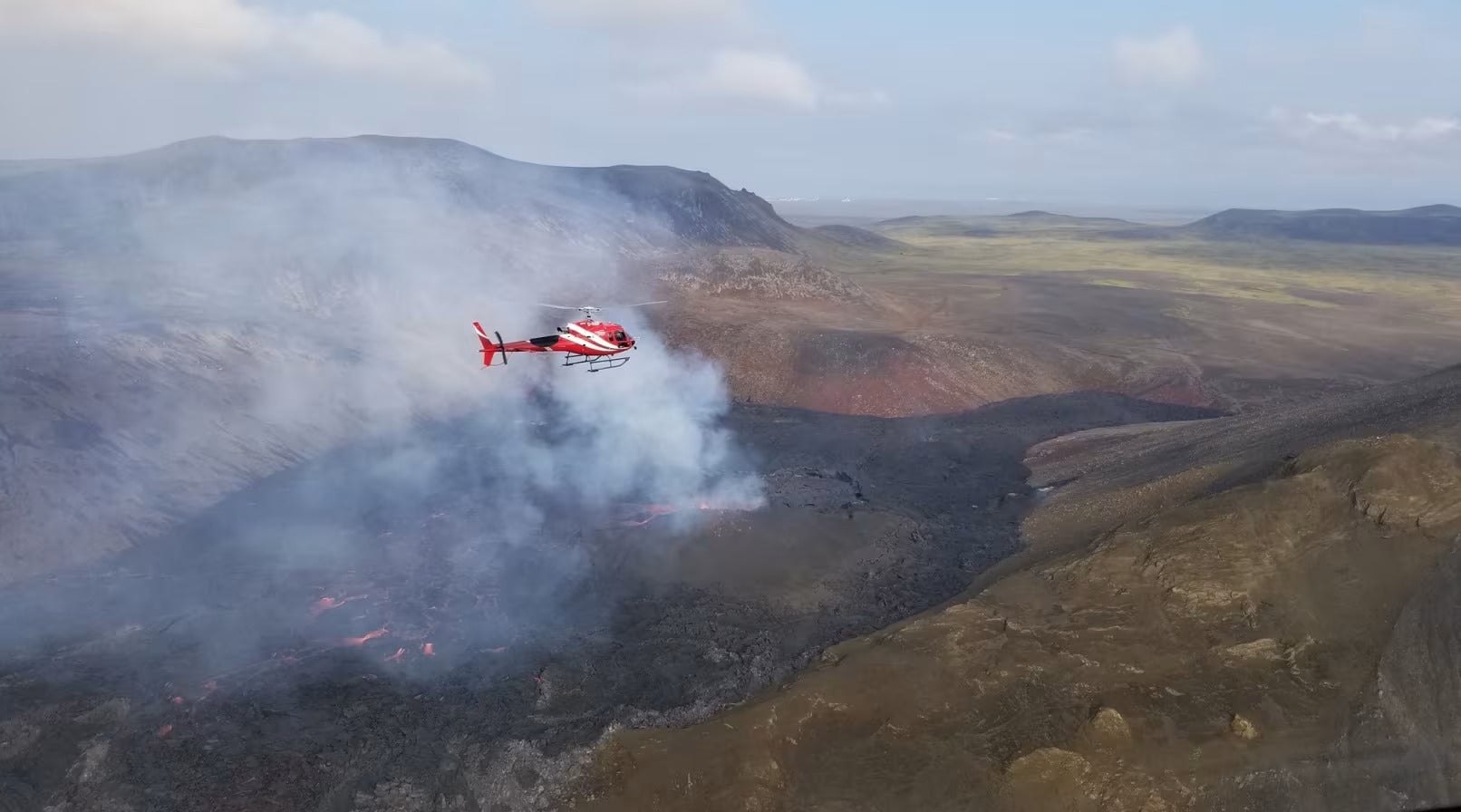 The Volcano Helicopter Tour | Thrilling Helicopter Tour to a Volcanic ...