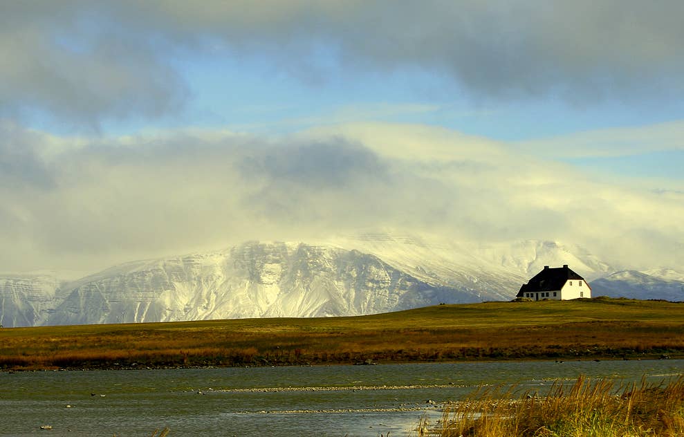 Esjan Travel Guide | Guide to Iceland