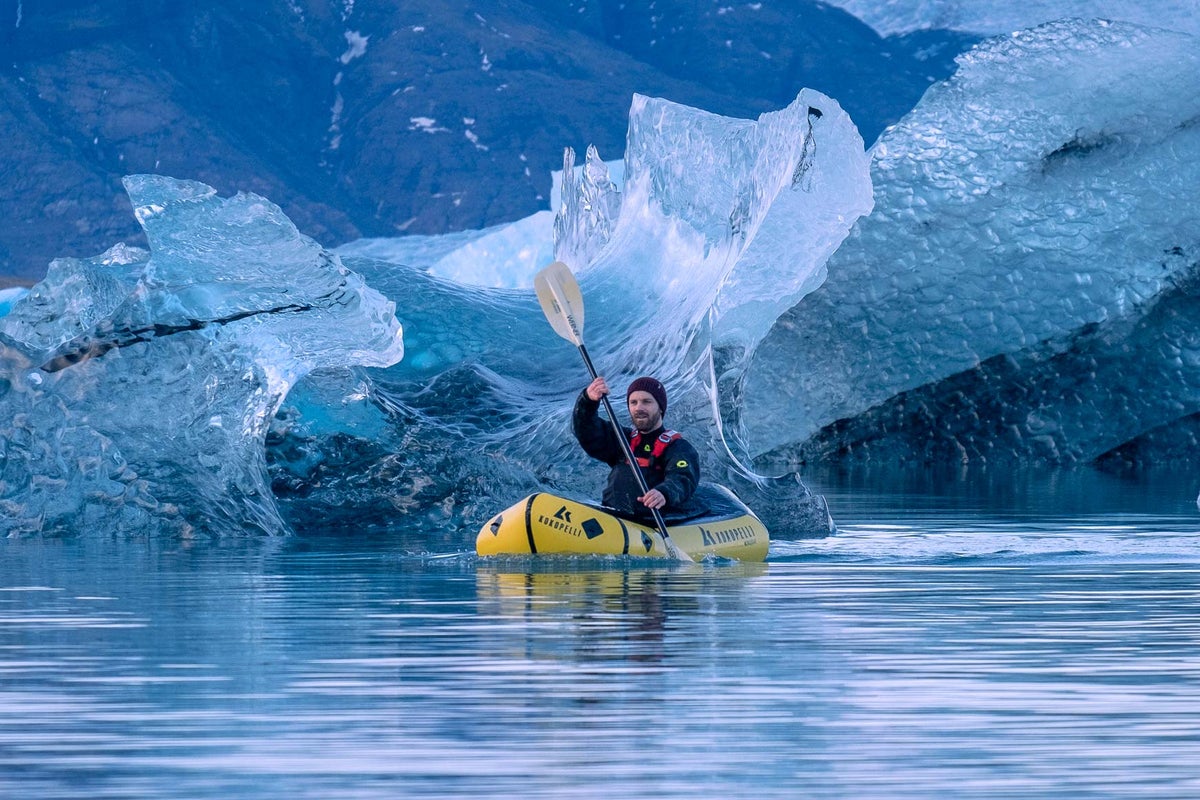 Small-Group Kayaking Tour in Fjallsarlon Glacier Lagoon | Guide to Iceland