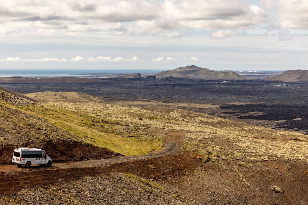 Volcano Shuttle to Reykjanes Volcanos in Super Jeep from Fagradalsfjall ...